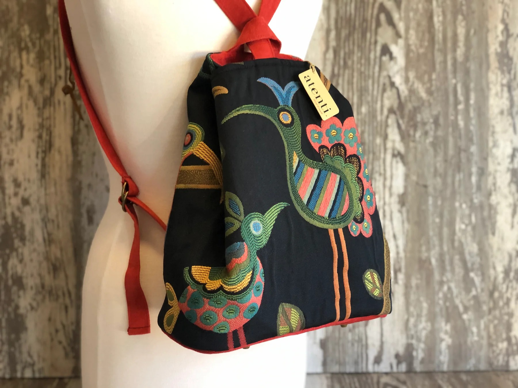 Atenti Backsac - Birdy Black at Dream Weaver Yarns LLC