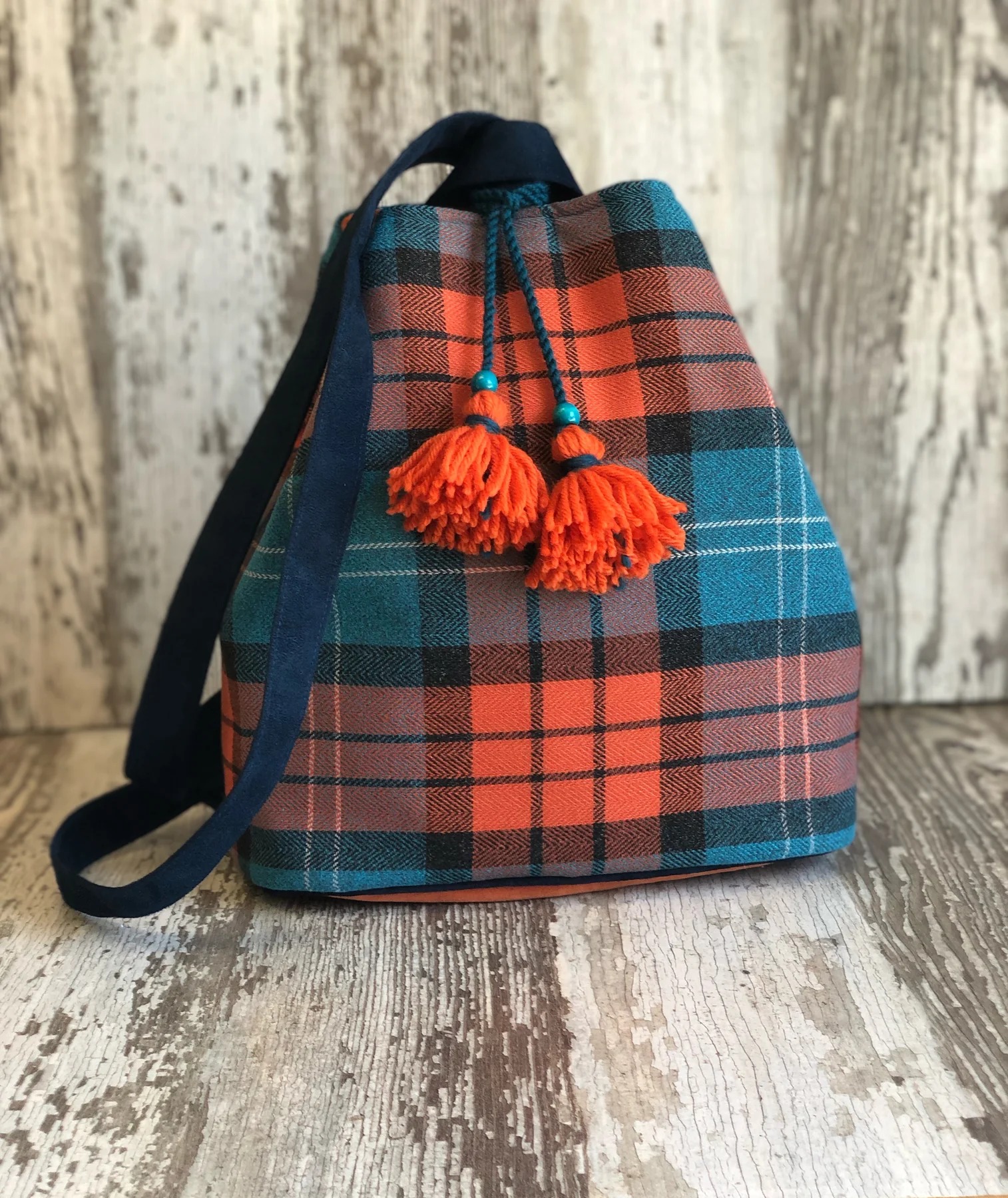 Atenti Backsac - Miss Lizzy at Dream Weaver Yarns LLC