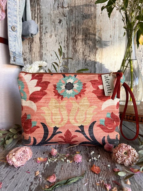 Atenti Grand Pouch - Santa Monica at Dream Weaver Yarns LLC