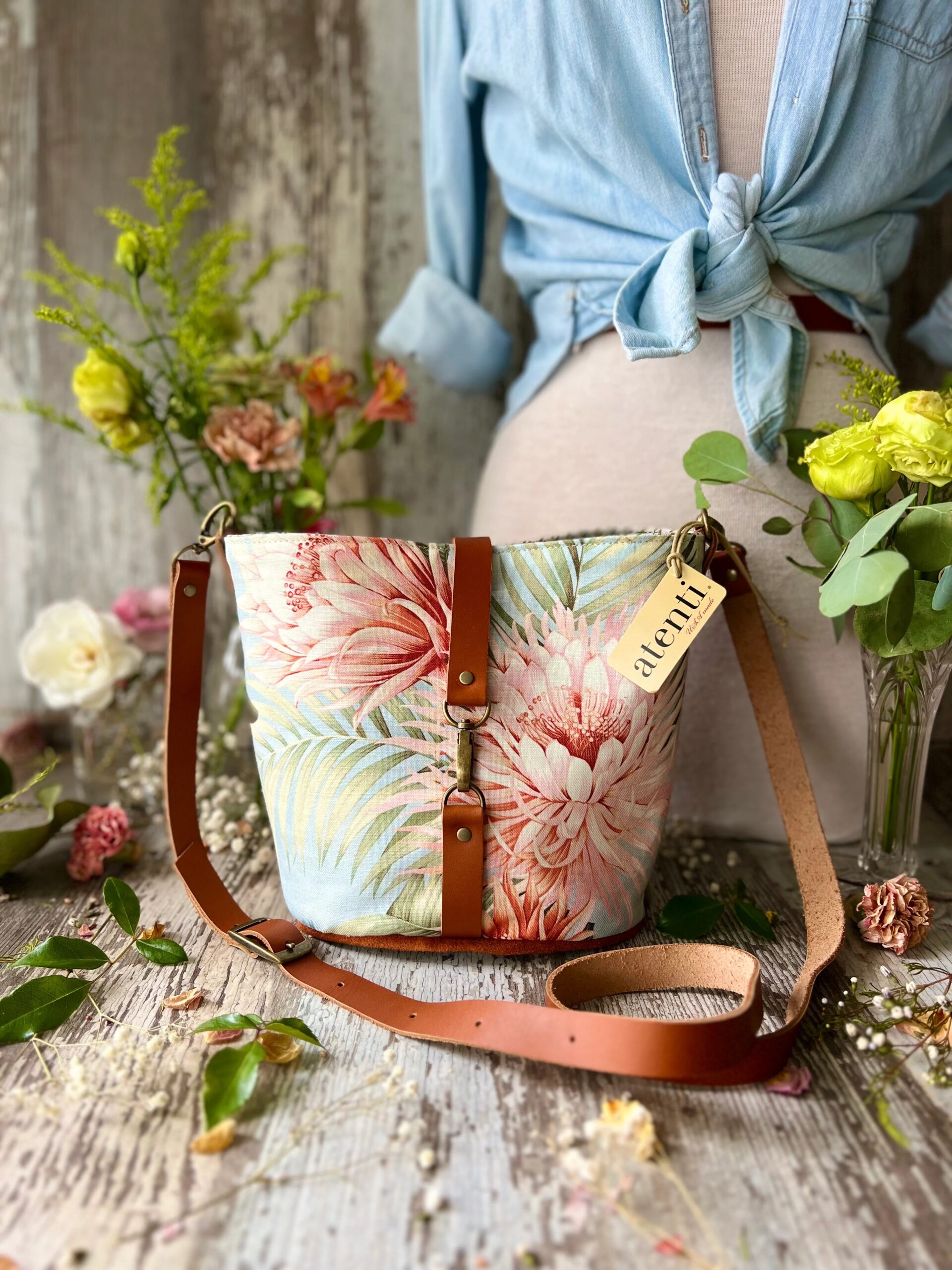 Atenti Halle Bucket Bag - Ariel at Dream Weaver Yarns LLC